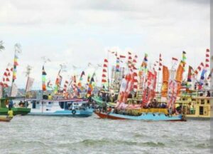 Mappanre Ritasi’e 2024 Pantai Pagatan: Panggung Emas untuk Pedagang ...